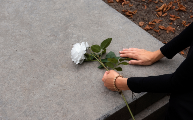 Chinese Funeral Flowers: Alluring Elegance: Chinese Funeral Florals